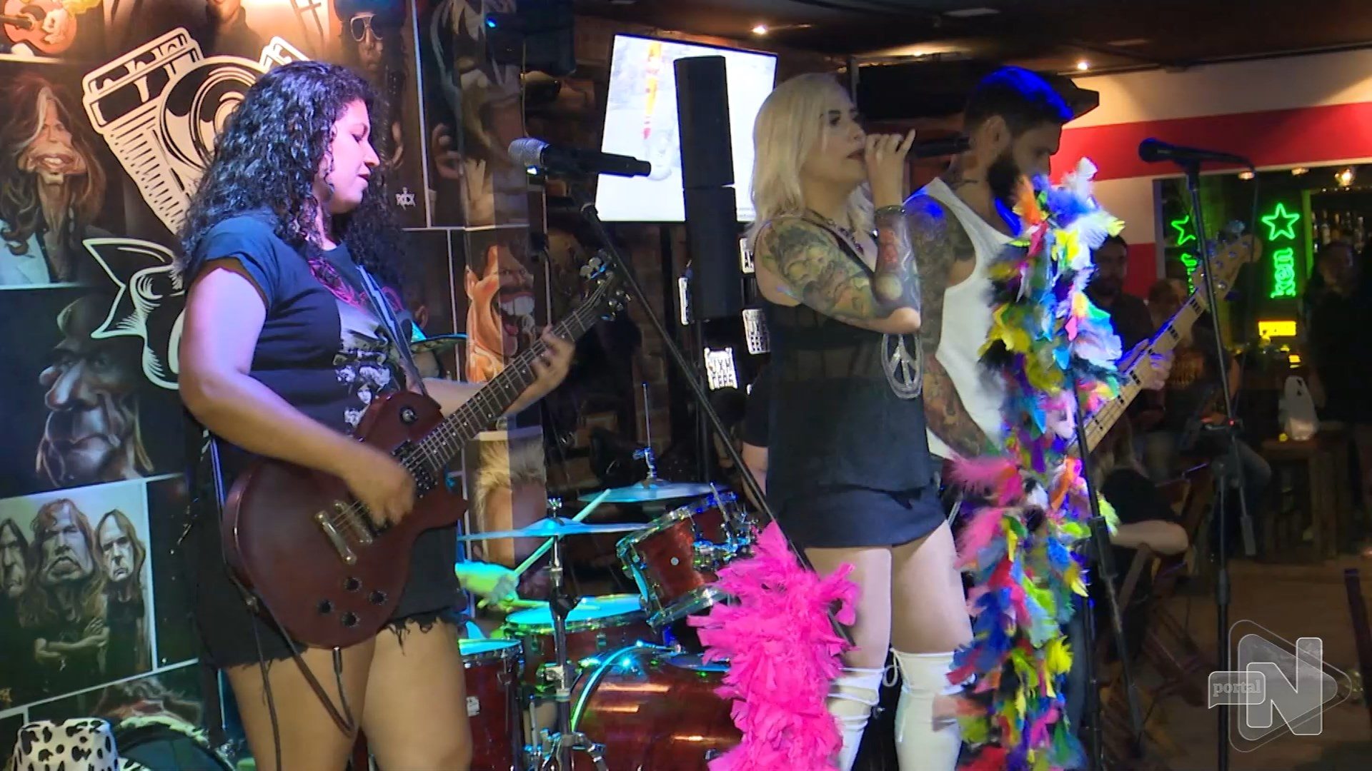 Dia Mundial do Rock: Grupo Norte de Comunicação comemora data em bar ...
