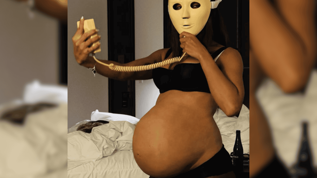 Anitta grávida? Cantora posta foto com barriga e causa curiosidade ...